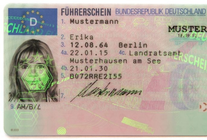 Driving School Stuttgart - English Driving School - Free Theory App & Book